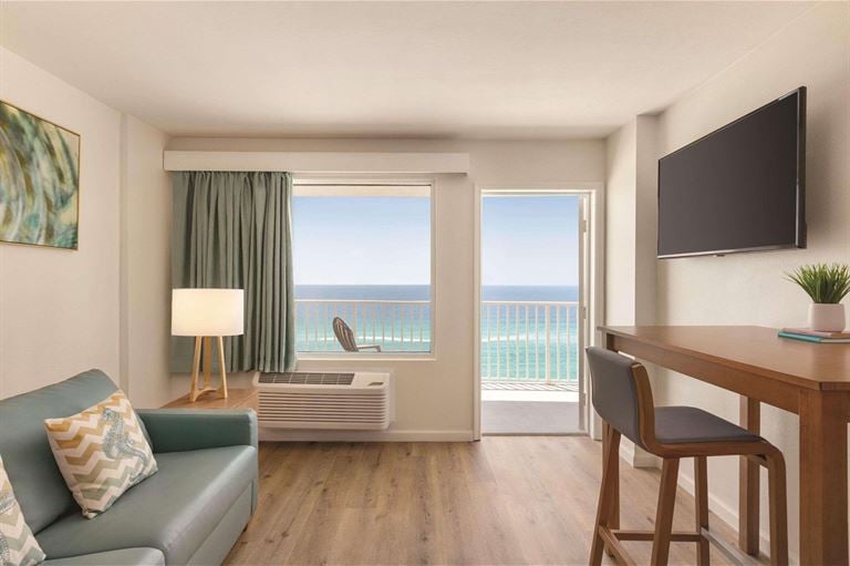 Beachfront Hotel Rooms in Panama City Beach, Florida